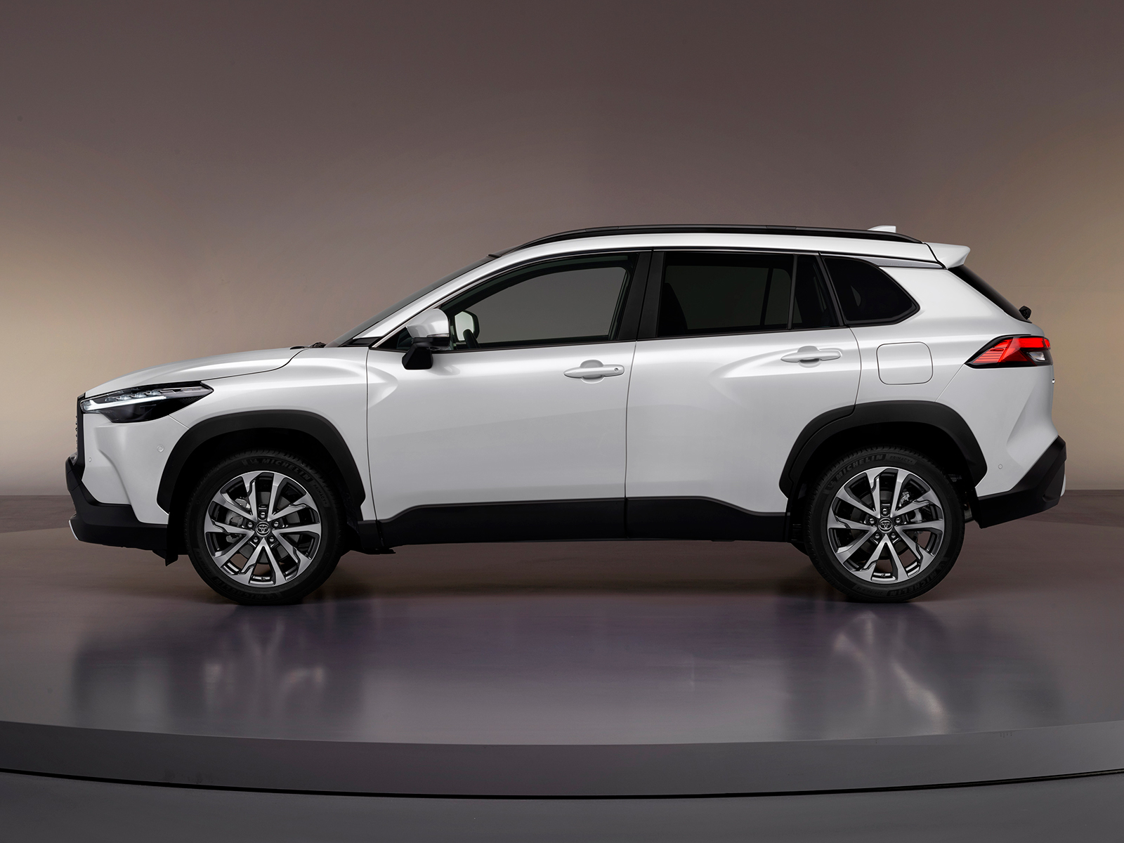 Découvrez la nouvelle Corolla Cross dans votre concession Auto W.E.B.